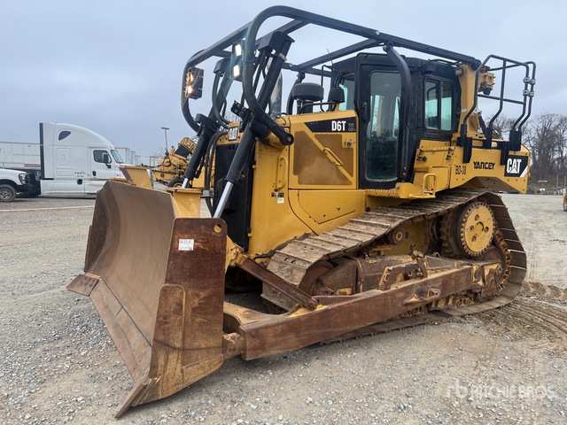 2015 Cat D6T XL Crawler Dozer | Ritchie Bros. Auctioneers