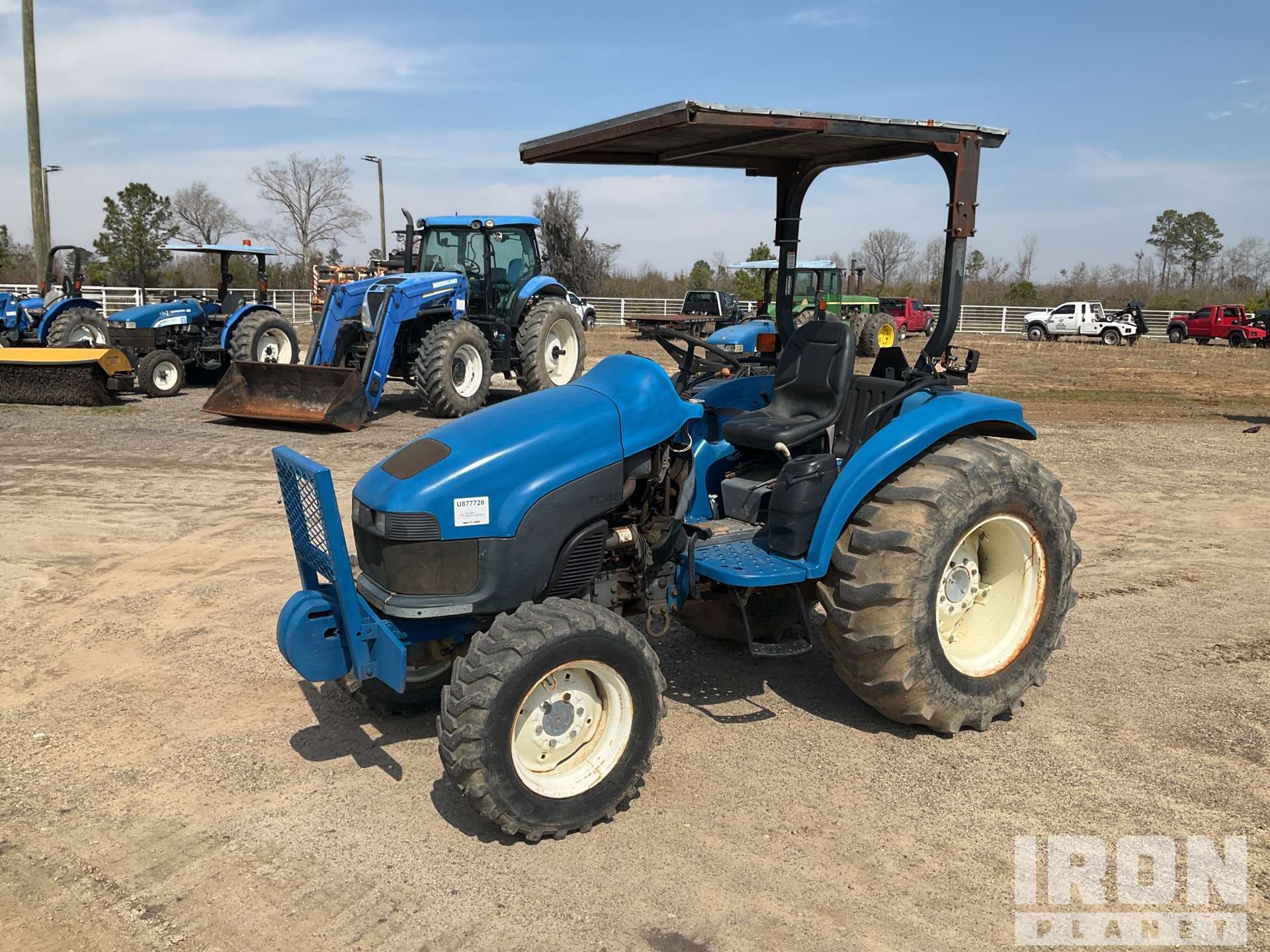 2001 New Holland TC40S 4WD Utility Tractor | Ritchie Bros. Auctioneers