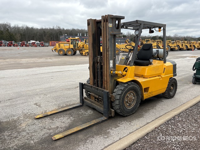 1996 Cat GP40 7800 lb Pneumatic Tire Forklift | Ritchie Bros. Auctioneers