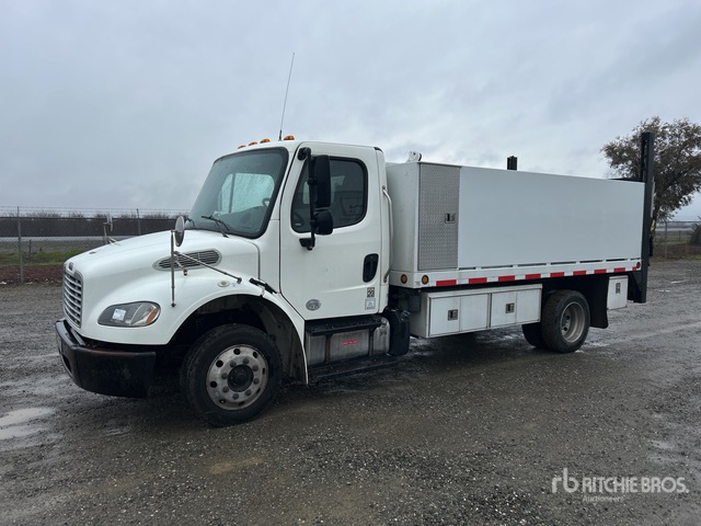 2015 Freightliner M2 106 4x2 Flatbed Truck | Ritchie Bros. Auctioneers