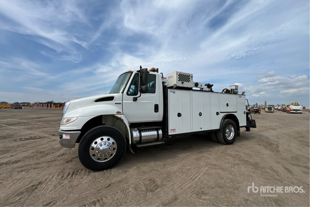 2015 International 4400 4x2 Service Truck | Ritchie Bros. Auctioneers