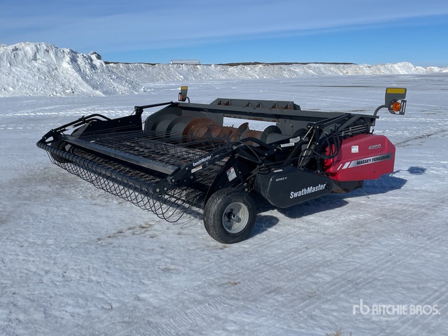 2012 Massey Ferguson 4200 14 ft Combine Pickup Header | Ritchie Bros ...