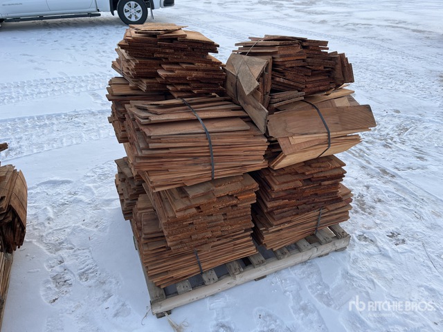 Quantity of (14) Bundles of 18 in X 5/2, 1/4 in Red Cedar Shingles ...