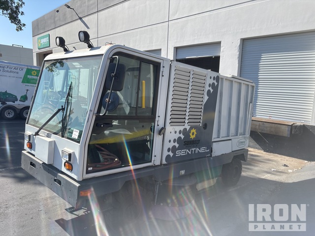2016 Tennant Sentinel Sweeper Truck in Hayward, California, United ...