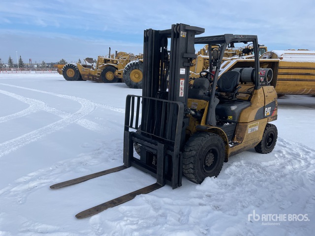 2017 Cat GP50 10000 lb Pneumatic Tire Forklift | Ritchie Bros. Auctioneers