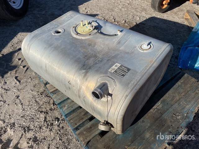 Aluminum Diesel Fuel Tank Serbatoio carburante | Ritchie Bros. Auctioneers
