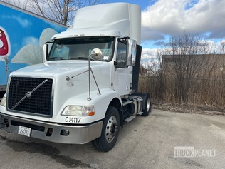 2013 Volvo VNM 4x2 S/A Day Cab Truck Tractor in Oak Forest, Illinois ...
