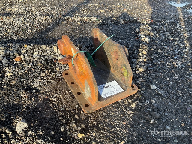 Excavator Headstock Bracket | Ritchie Bros. Auctioneers