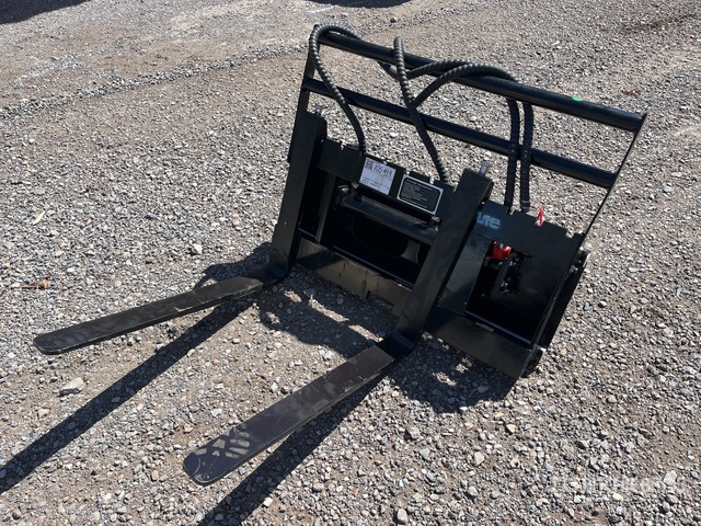 2025 Future FT-CYHC 740 mm Mini Skid Steer Forks (Unused) | Ritchie ...