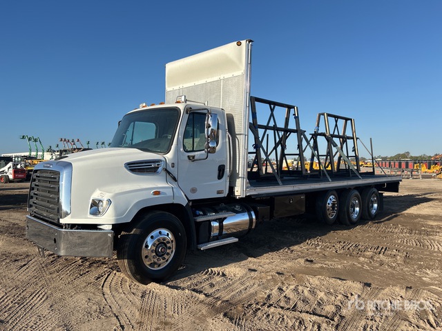 2019 Freightliner 114SD 8x4 Flatbed Truck | Ritchie Bros. Auctioneers
