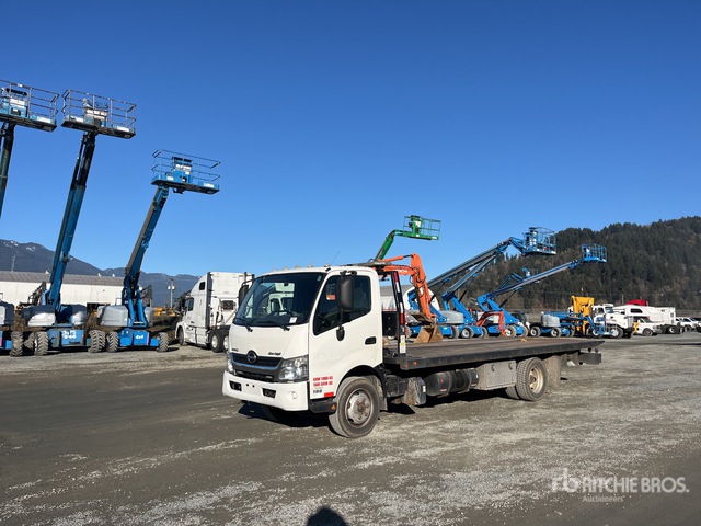 2013 Hino 740 4x2 COE Rollback Truck | Ritchie Bros. Auctioneers
