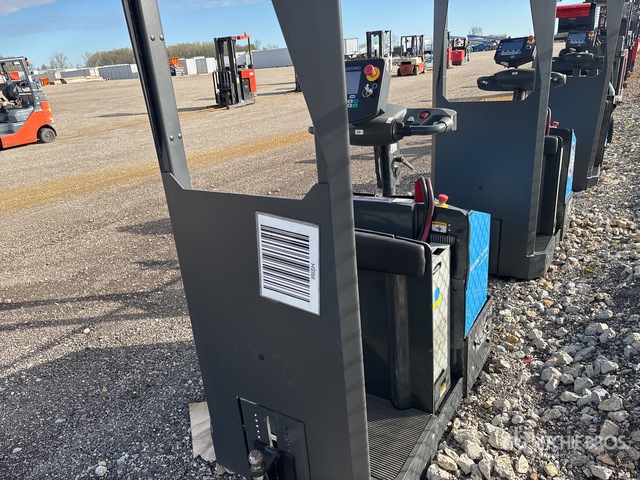 Seegrid GT10 Series 6 Electric Tracteur remorqueur | Ritchie Bros ...