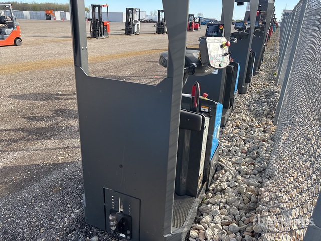 Seegrid GT10 Series 6 Electric Tracteur remorqueur | Ritchie Bros ...