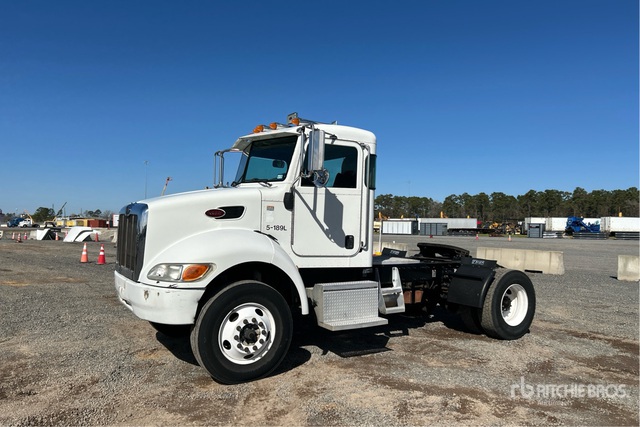 2011 Peterbilt 337 4x2 Day Cab Prime Mover | Ritchie Bros. Auctioneers