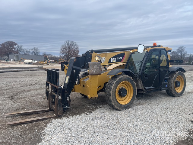 2017 Cat TL943D Chariot élévateur télescopique | Ritchie Bros. Auctioneers