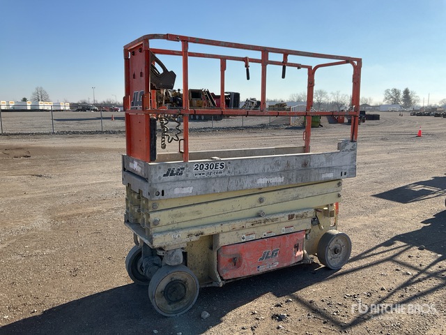 2014 JLG 2030ES Electric Scissor Lift | Ritchie Bros. Auctioneers
