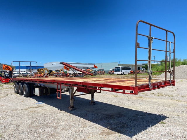 2013 MaxiTrans 13.6 m Tri/A Flatbed Trailer | Ritchie Bros. Auctioneers