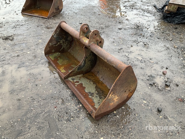 900 mm Digging Excavator Bucket | Ritchie Bros. Auctioneers