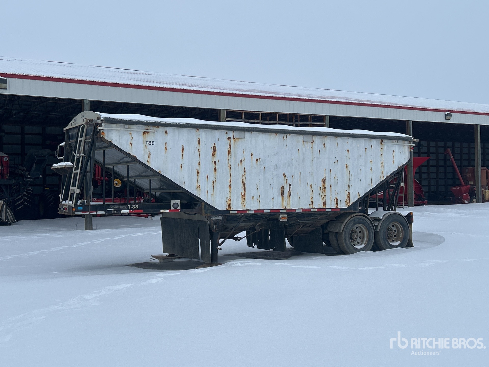 2007 Lode King 30 ft T/A Super B-Train Pup Grain Trailer | Ritchie Bros. Auctioneers