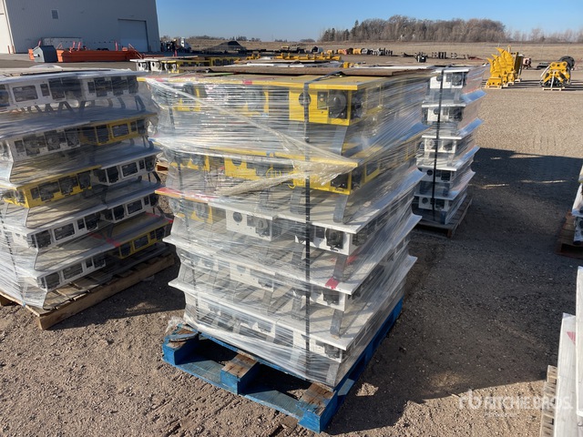 Quantity of (30) Auxiliary Power Boxes | Ritchie Bros. Auctioneers
