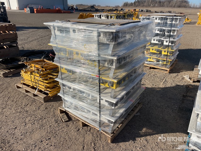 Quantity of (30) Auxiliary Power Boxes | Ritchie Bros. Auctioneers