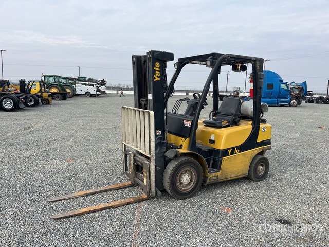 2015 Yale GLP050VXNDAE084 4800 lb Pneumatic Tire Chariot Élévateur ...