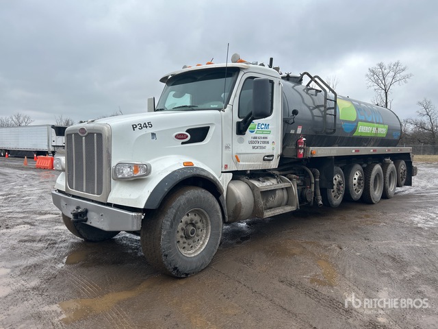 Crown Tank CVT-120-72 on 2020 Peterbilt 567 12x4 Camion-citerne à vide | Ritchie Bros. Auctioneers