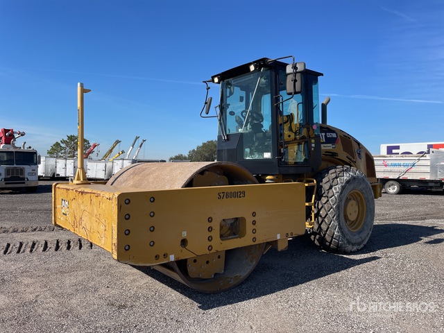 2019 Cat CS78b Smooth Drum Compactor | Ritchie Bros. Auctioneers