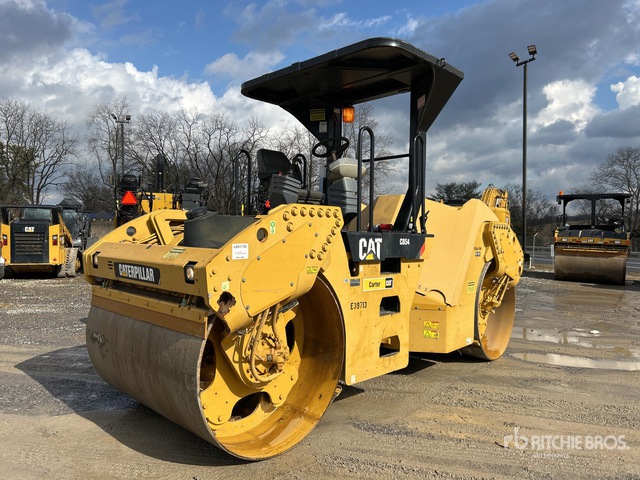 2011 Cat CB54 Double Drum Roller | Ritchie Bros. Auctioneers