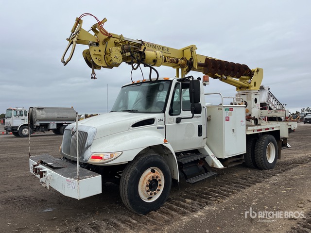 Terex Commander 4047 on 2010 International 4300 4x2 Digger Derrick ...