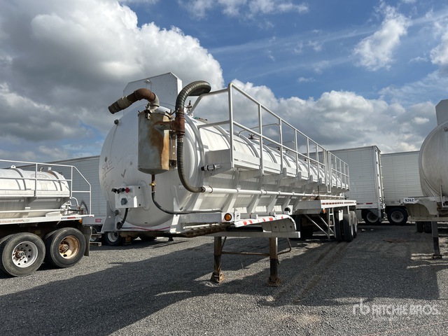 2015 Dragon 150 bbl T/A Vacuum Tanker Trailer | Ritchie Bros. Auctioneers