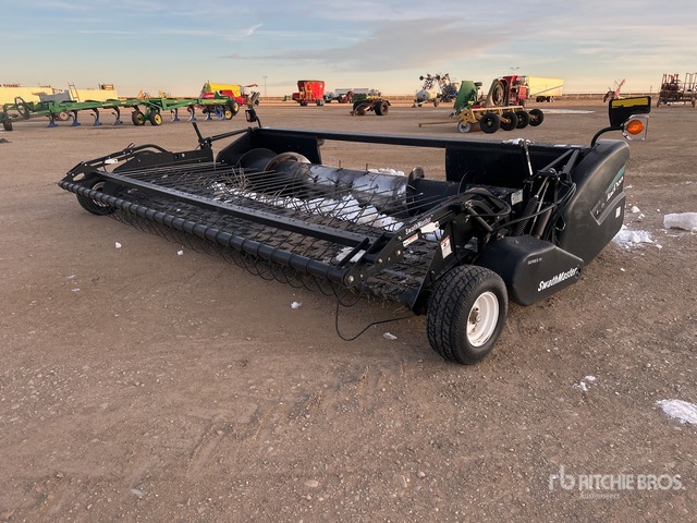 2013 MacDon PW7 15 ft Combine Pickup Header | Ritchie Bros. Auctioneers
