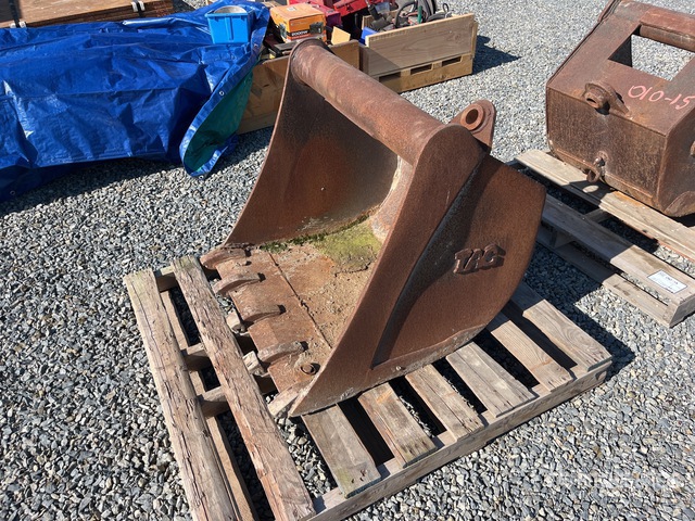 Tag 29 in Digging Backhoe Rear Bucket | Ritchie Bros. Auctioneers