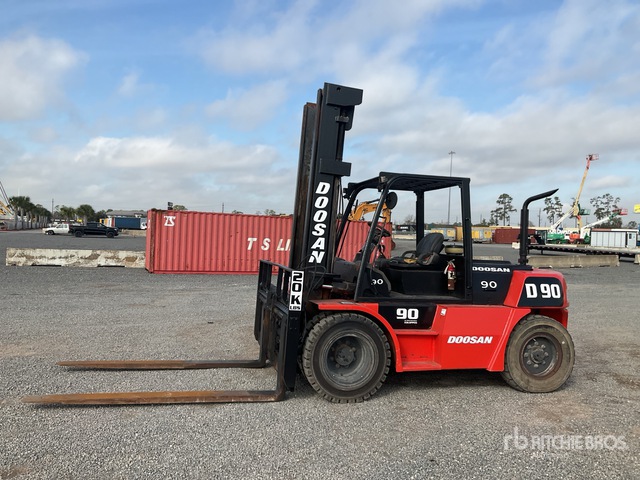 2007 Doosan D90S-9 Pneumatic Tire Chariot Élévateur | Ritchie Bros ...