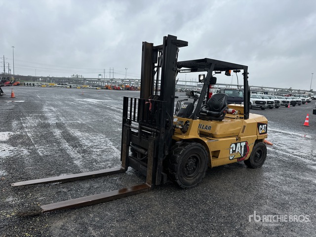 1998 Cat DP50 9510 lb Pneumatic Tire Montacargas | Ritchie Bros ...
