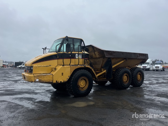 2001 Cat 725 Articulated Dump Truck | Ritchie Bros. Auctioneers