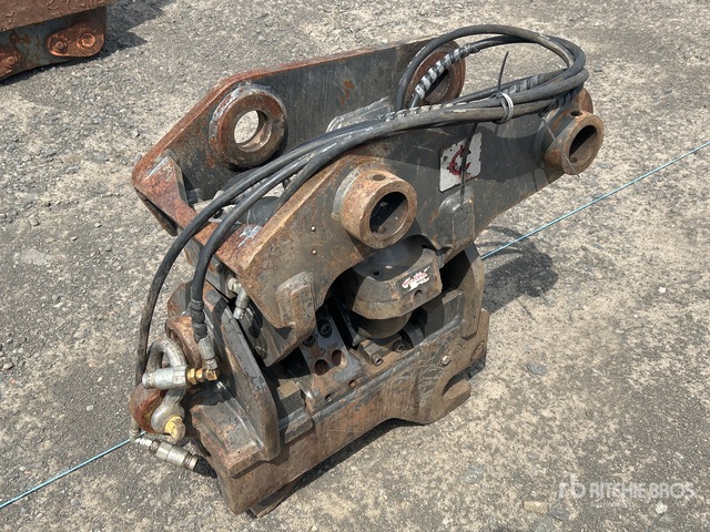 Excavator Coupler - Fits 14 Ton | Ritchie Bros. Auctioneers