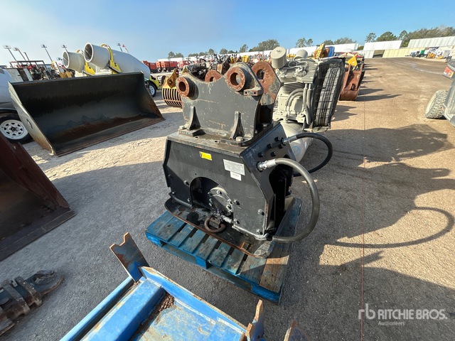 2008 Cat CVP75 24 in Excavator Compacteur à plateau vibrant | Ritchie ...