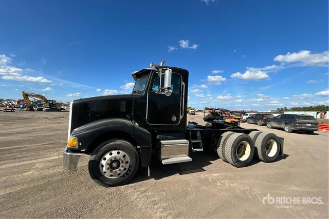 1997 Peterbilt 385 6x4 Day Cab Prime Mover | Ritchie Bros. Auctioneers