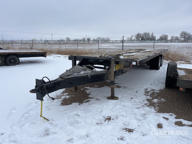 1985 28 ft T/A Rollback Trailer | Ritchie Bros. Auctioneers