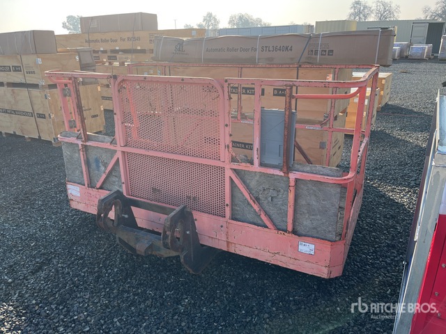 JLG/Gradall 96 in Telehandler Personnel Basket | Ritchie Bros. Auctioneers