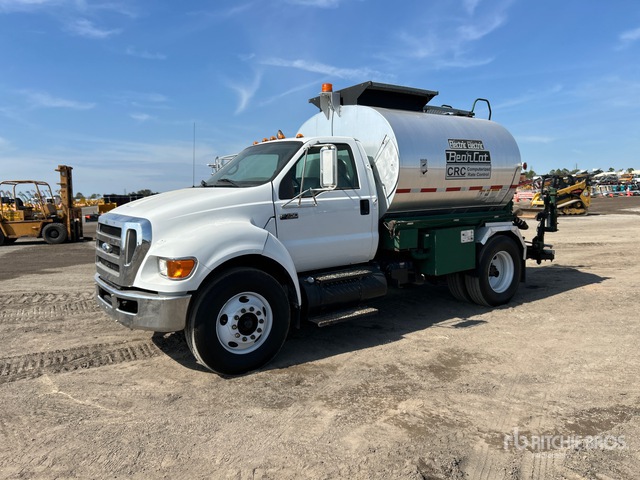 Bearcat on 2008 Ford F-750 XL 4x2 Asphalt Distributor Truck | Ritchie ...