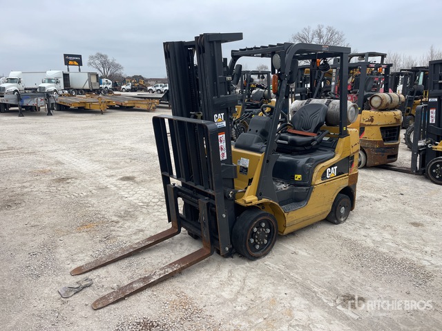 2020 Cat 2C5000 4650 lb Cushion Tire Forklift | Ritchie Bros. Auctioneers