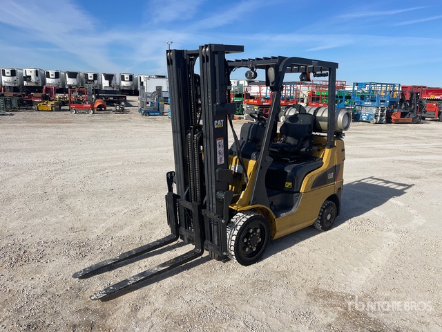 2017 Cat 2C5000 3650 lb Pneumatic Tire Forklift | Ritchie Bros. Auctioneers