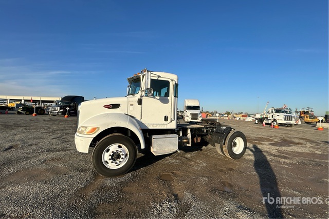 2011 Peterbilt 337 4x2 S/A Day Cab Truck Tractor | Ritchie Bros. Auctioneers