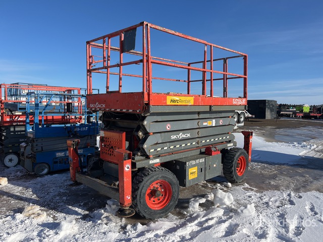 2016 Skyjack SJ7135 4x4 Diesel Scissor Lift (Inoperable) | Ritchie Bros ...
