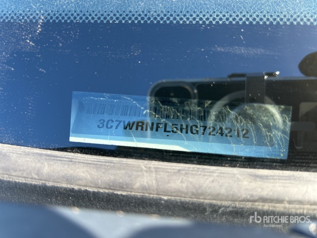 2017 Hiab 077 BS-3 CLX 3350 kg Articulated Boom on 2017 Ram 5500 SLT ...