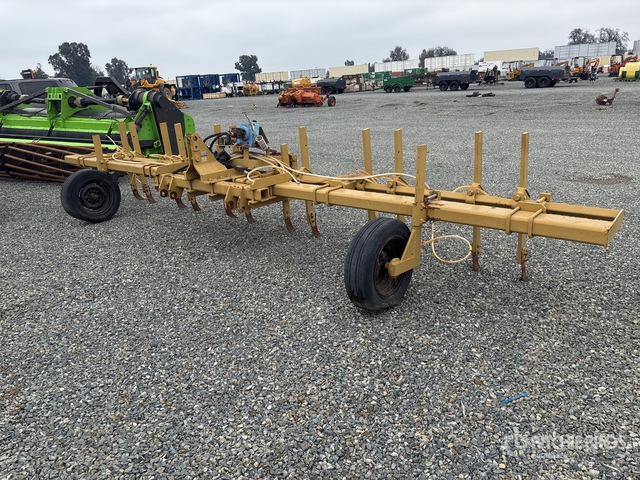 Lilliston 7900 20 ft 3-Point Culti-Fertilizer Cultivator | Ritchie Bros ...