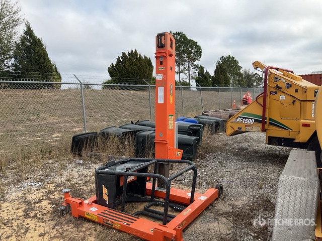 JLG FT140 Vertical Mast Lift | Ritchie Bros. Auctioneers
