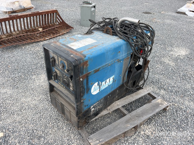 Miller Bobcat 250 250 A Skid-Mounted Multi-Process Soldadora motorizada ...